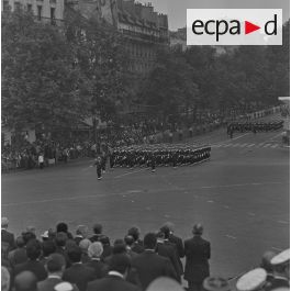 ImagesDéfense - Défilé à pied. Passage des élèves du centre d ...