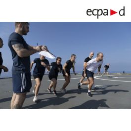 ImagesDéfense - Un moniteur d'entrainement physique militaire et ...