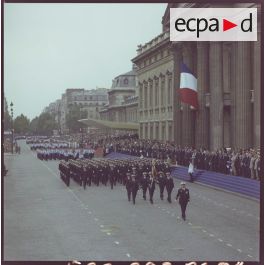 ImagesDéfense - Défilé à pied. Passage devant l'Ecole militaire du ...