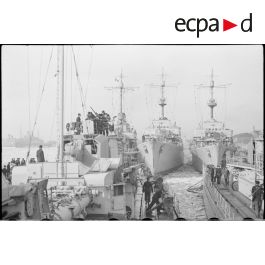 ImagesDéfense - Peu avant l'appareillage de destroyers allemands de la ...