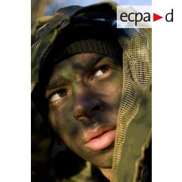 ImagesDéfense - Portrait grimé d'un membre d'une équipe JTAC.