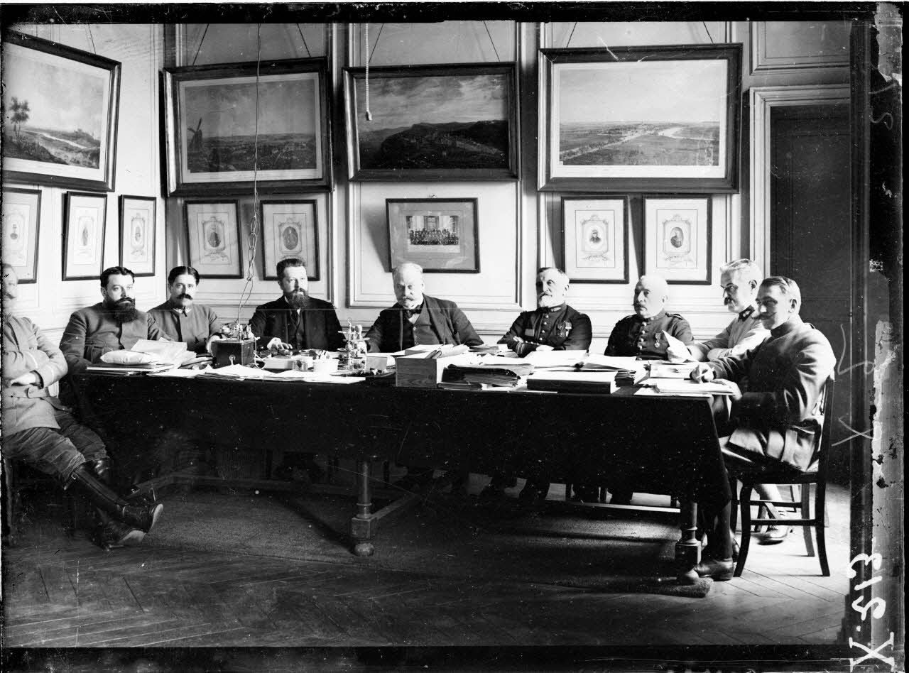 ImagesDéfense - Bureau de renseignements aux familles. Ecole de guerre ...