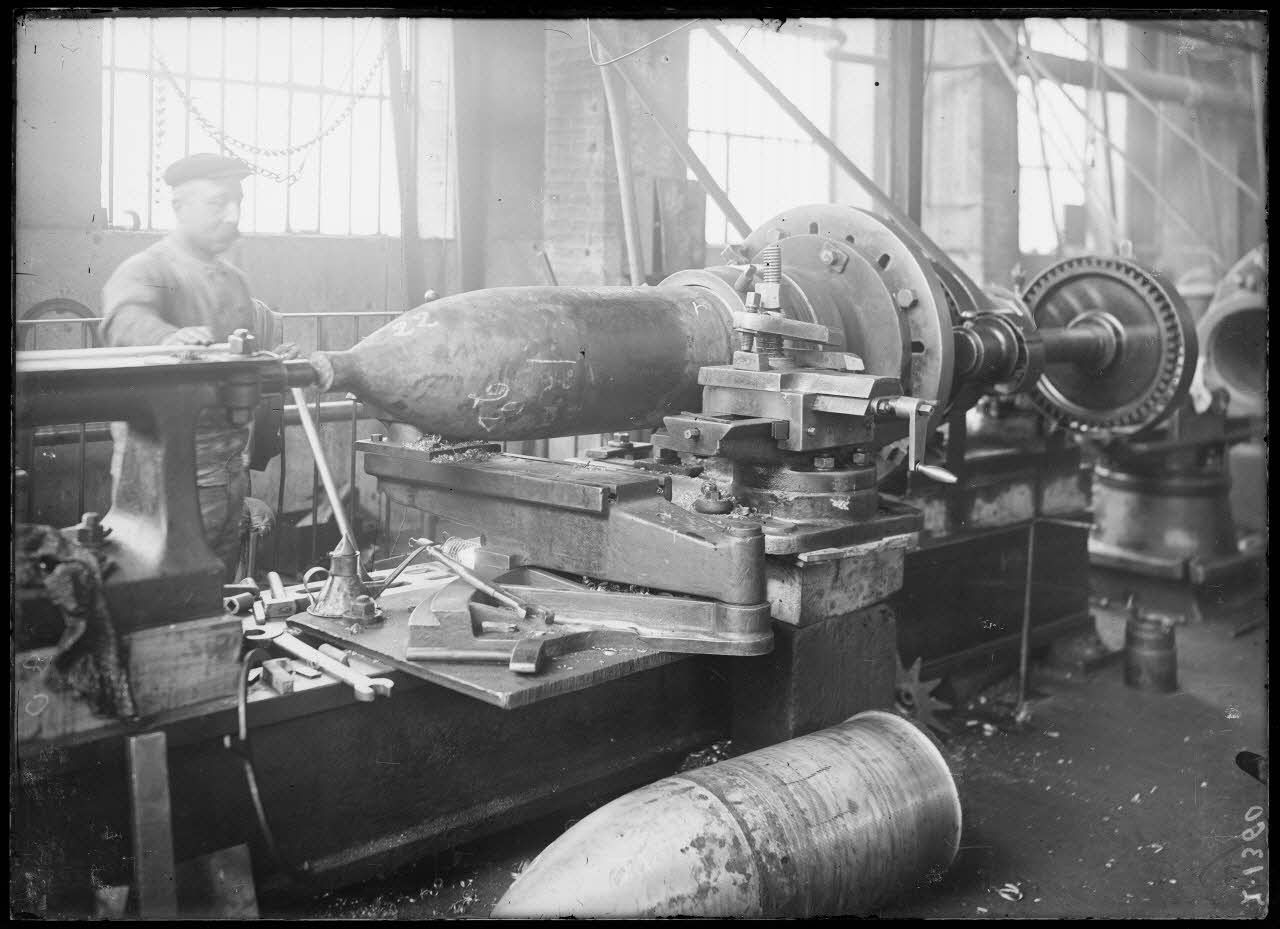 ImagesDéfense - Unieux (Loire). Usines Holtzer. Tournage extérieur de l ...