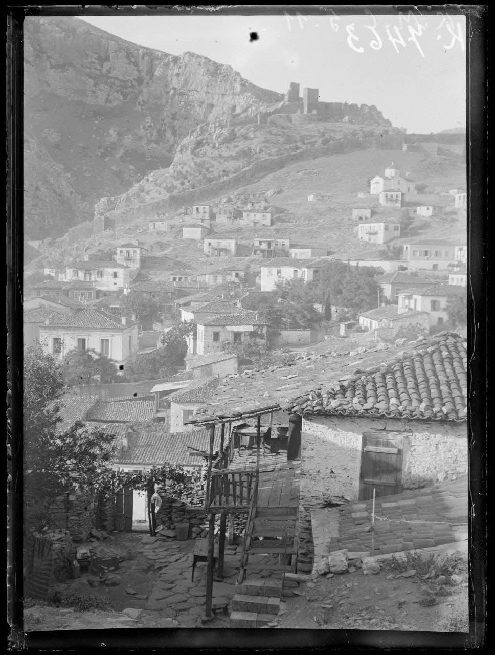 ImagesDéfense - Livadia (Béotie). Et son château fort. [légende d'origine]