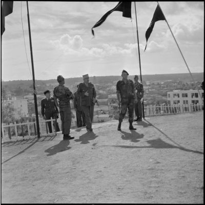 ImagesDéfense - [Officiers, sous-officiers et membres du commando ...