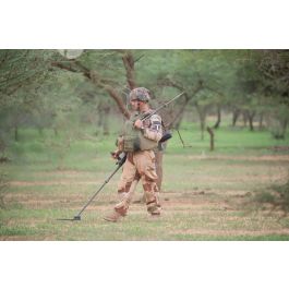 ImagesDéfense - Reconnaissance et fouille EOD d'un oued dans la région ...