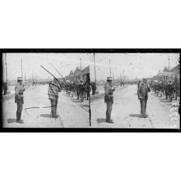 ImagesDéfense - Pirée. Débarquement des troupes françaises. Les troupes ...