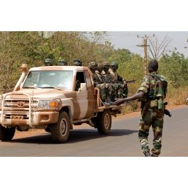 ImagesDéfense - Arrivée d'un véhicule pick-up 4x4 Toyota Landcruiser ...