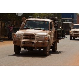 ImagesDéfense - Arrivée d'un véhicule pick-up 4x4 Toyota Landcruiser ...