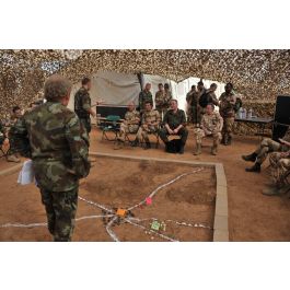 ImagesDéfense - Présentation de la situation du camp de Goz Beida au ...
