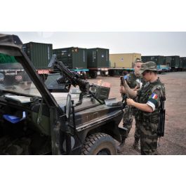 ImagesDéfense - La patrouille de circulation du 601e RCR adoptant les ...