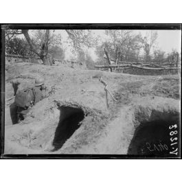 ImagesDéfense - Petorak. Tranchées bulgares. [légende d'origine]