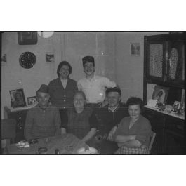 ImagesDéfense - Portrait de la famille Smet. [légende d'origine]