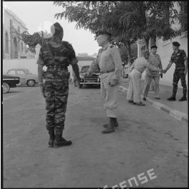 ImagesDéfense - [Visite du général d'armée Le Puloch. Au second plan à ...