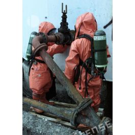 ImagesDéfense - Des personnels de la sécurité civile revêtus de ...