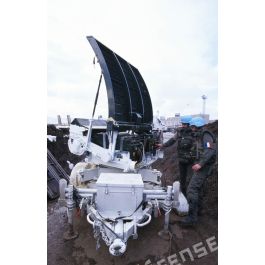ImagesDéfense - Radar de trajectométrie Cymbeline installé sur l ...