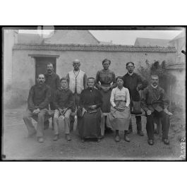 ImagesDéfense - Sarcy (Marne). Portraits d’identité. [légende d’origine]