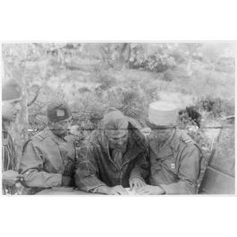 ImagesDéfense - Le colonel Pierre Boyer de La Tour du Moulin (à droite ...