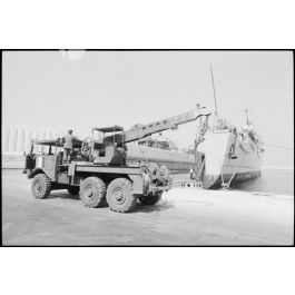 ImagesDéfense - Préparation du chargement des EDIC à Beyrouth.