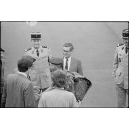 ImagesDéfense - Le général Granger salue ses supérieurs avant son ...