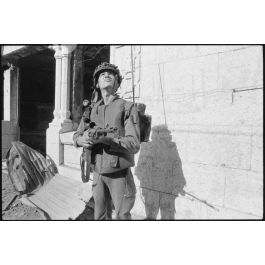 ImagesDéfense - Installation d'explosifs par le 17e RGP dans Beyrouth.