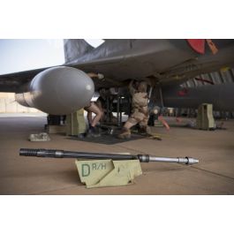 ImagesDéfense - Tube d'un canon DEFA 554 de 30 mm armant l'avion Mirage ...