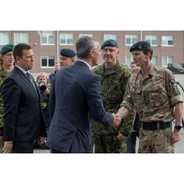 ImagesDéfense - Le lieutenant-colonel Andrew Ridland accueille monsieur ...