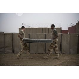 ImagesDéfense - Des éléments du 17e RGP installent des gabions lors d ...