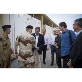 ImagesDéfense - Le général de division Frédéric Blachon accueille les ...