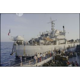 ImagesDéfense - Transbordement d'un EDIC à la Bidassoa, mer Méditerranée.