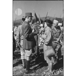 ImagesDéfense - Le général de Gaulle et Mme Catroux.