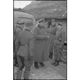 ImagesDéfense - Arrivée du maréchal (Generalfeldmarschall) Ernst Busch ...