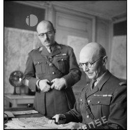 ImagesDéfense - Portrait du général d'armée Huntziger, commandant la 2e ...