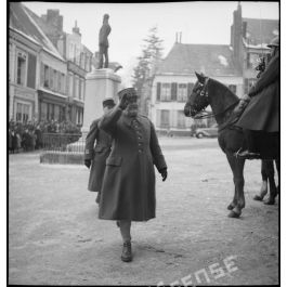 ImagesDéfense - Visite du général Corap commandant la 9e armée dans un ...