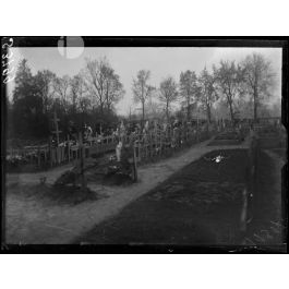 ImagesDéfense - Soissons. Le jour des Morts. La procession au cimetière ...