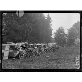 ImagesDéfense - (Triaucourt) (Meuse). Ambulance américaine. [légende d ...