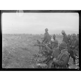 ImagesDéfense - (Petorak). Mitrailleuses en action. 20 octobre 1916 ...