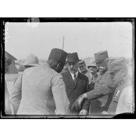 ImagesDéfense - Zeitenlik. Visite de Monsieur Justin Godart à un ...