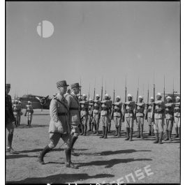 ImagesDéfense - Le général d'armée Charles Huntziger à Tiznit (Maroc).
