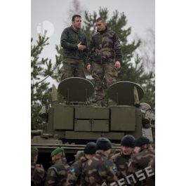 ImagesDéfense - Présentation d'un véhicule blindé de combat Pizarro du ...