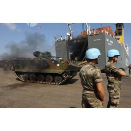 ImagesDéfense - Débarquement d'un AMX-10 P du RMT (régiment de marche ...