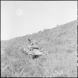 ImagesDéfense - Progression de chars M24 Chaffee en direction de Mao ...