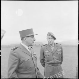 ImagesDéfense - Le général d'armée de Lattre de Tassigny et le colonel ...