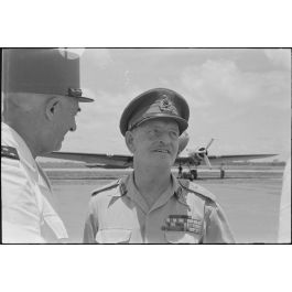 ImagesDéfense - Le général de Linarès et le général Gracey.