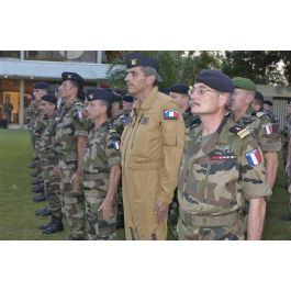 ImagesDéfense - Officiers sur les rangs.