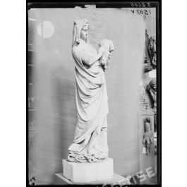 ImagesDéfense - Vierge, XIVe pierre. St Amand. [légende d'origine]