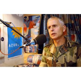 ImagesDéfense - Interview du général Valentin, COM-KFOR, en tournée d ...