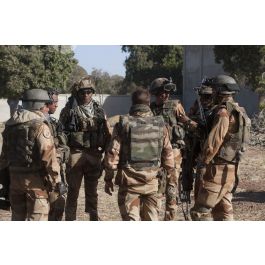 ImagesDéfense - Un chef de groupe du 21e régiment d'infanterie de ...