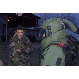 ImagesDéfense - Démonstration de déminage par les militaires du 17e RGP ...