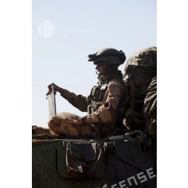 ImagesDéfense - Un chef de section du 21e régiment d'infanterie de ...